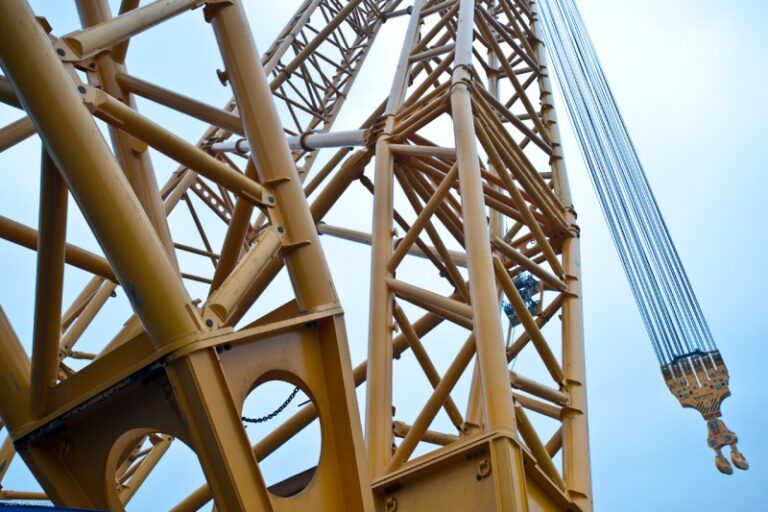 Ropeblock uit Oldenzaal maakt grootste hijsblok ooit voor megakraan Sarens