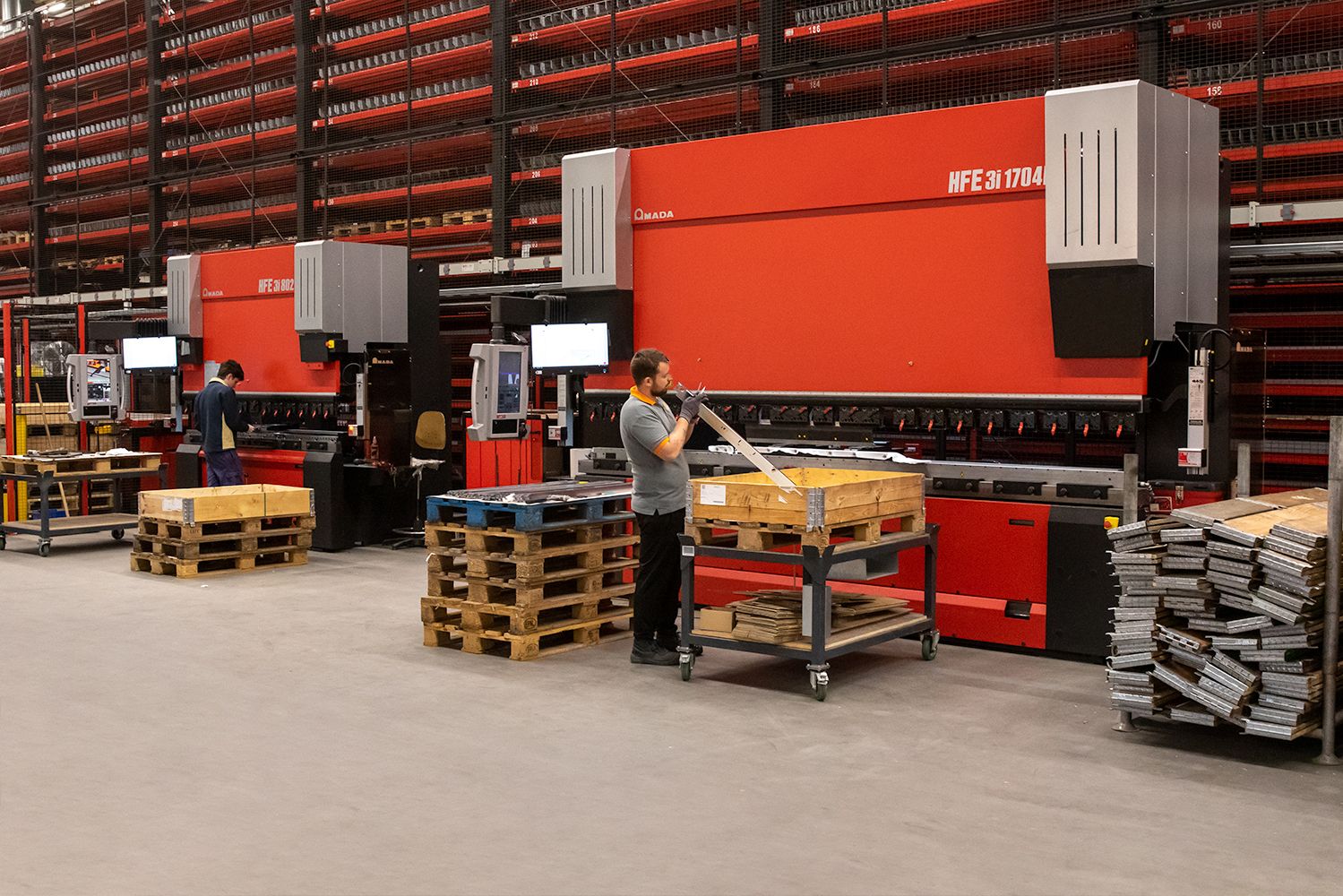 Twee identieke Amada kantbanken voor ITEQ - Vraag & Aanbod