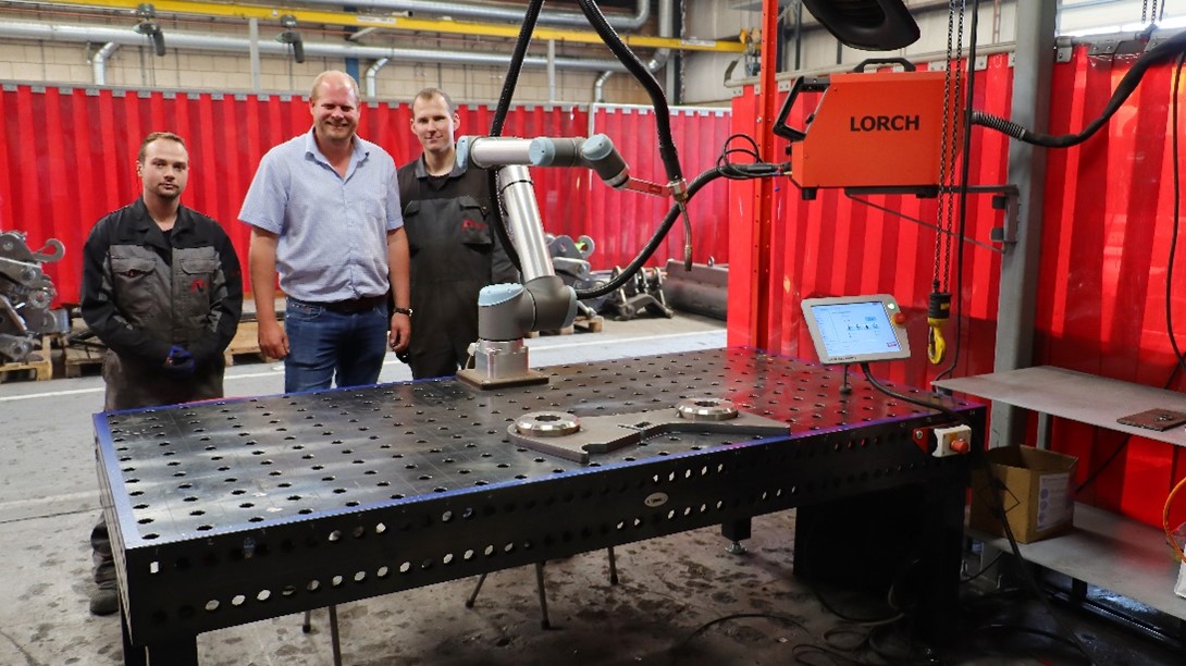 Pladdet automatiseert laswerkzaamheden met cobot en robot - Vraag & Aanbod