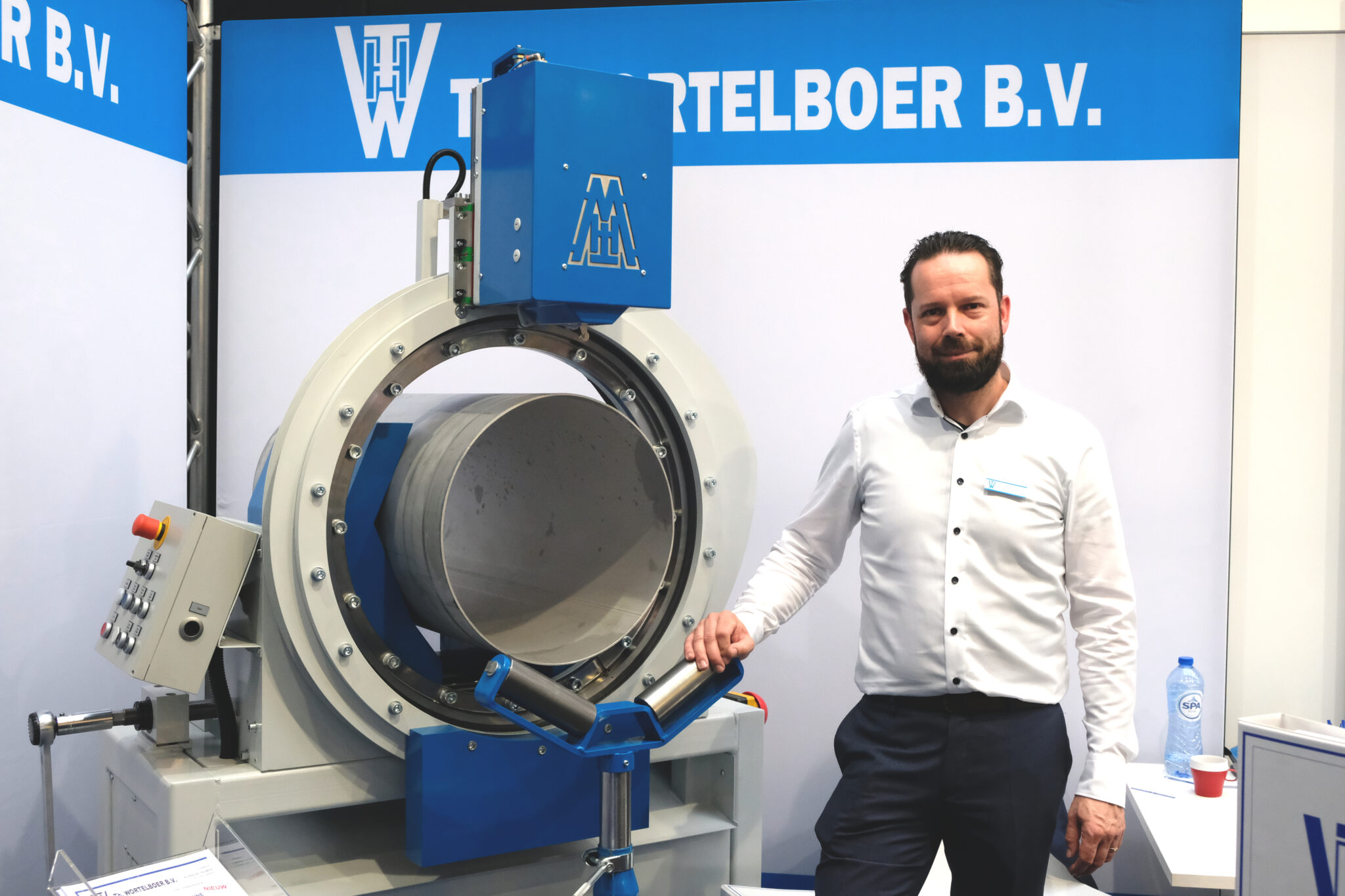Wortelboer toont nieuwe pijpenzaagmachine - Vraag & Aanbod