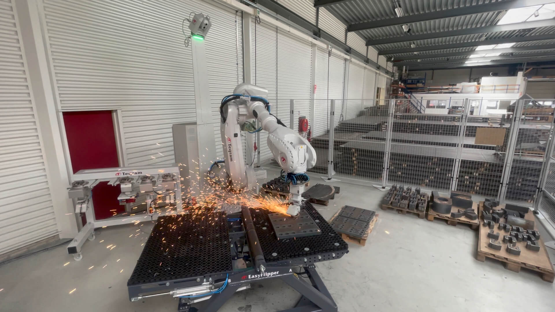 Teqram presenteert vernieuwde autonome robotsystemen voor slijpen en ...